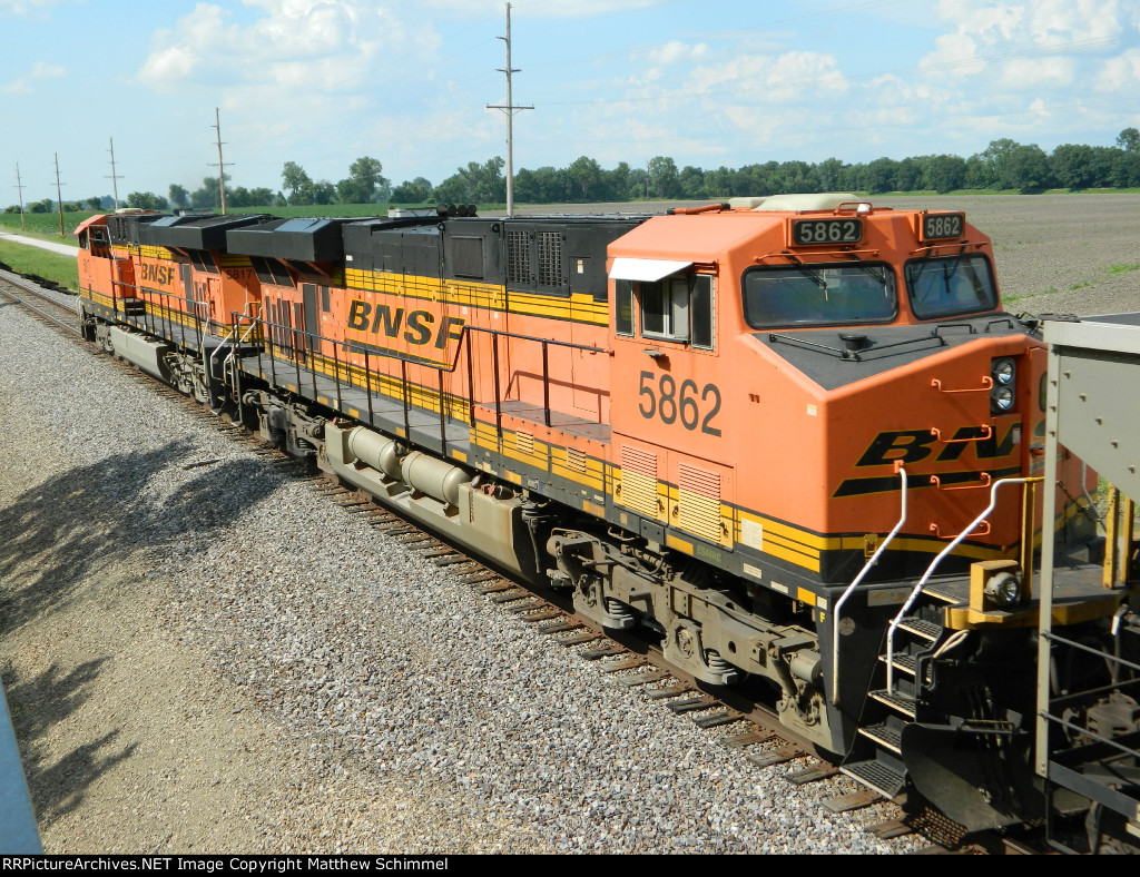 BNSF 5862